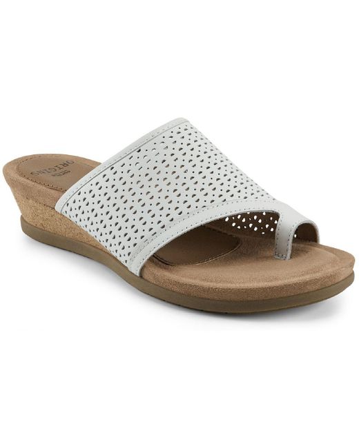 Earth Origins Pearl Suede Toe Loop Wedge Sandals in White | Lyst