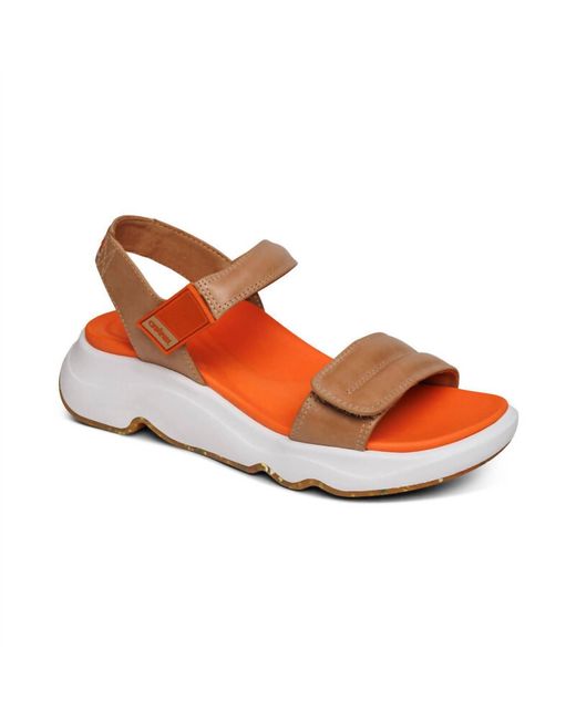 Aetrex Whit Sandals in Brown | Lyst