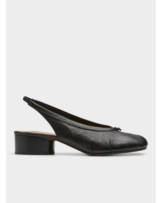 Maison Margiela Leather Strap Tabi Ballet Flats Women in Black | Lyst