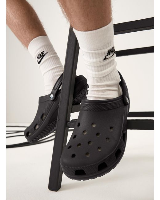 Crocs™ Classic Clogs Men in Black for Men | Lyst