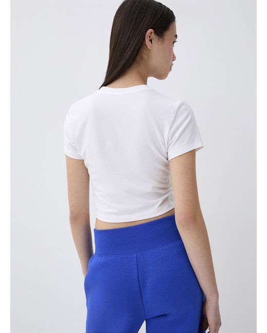 Nike Logo Cropped Tee in White | Lyst