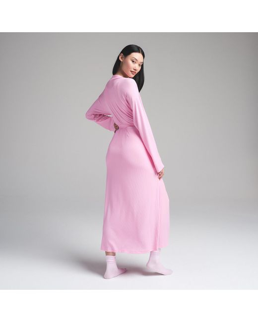 Skims Long Robe Bubble Gum in Pink | Lyst