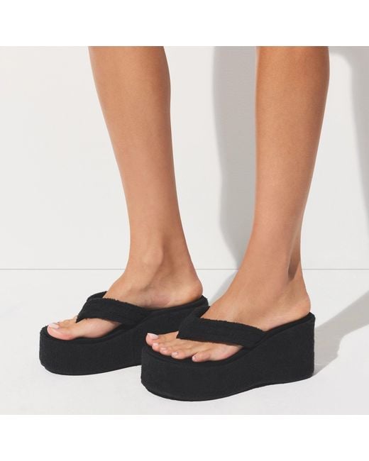 Skims Platform Sandal in Black | Lyst