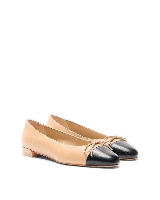 Stuart Weitzman Ballerina Sleek Bow in Natural | Lyst
