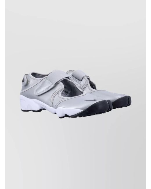 Nike Low-Top Sneakers Split-Toe Design in Metallic | Lyst