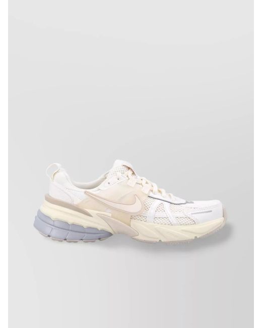 Nike Mesh Upper Pull Tab Rubber Sole in White | Lyst