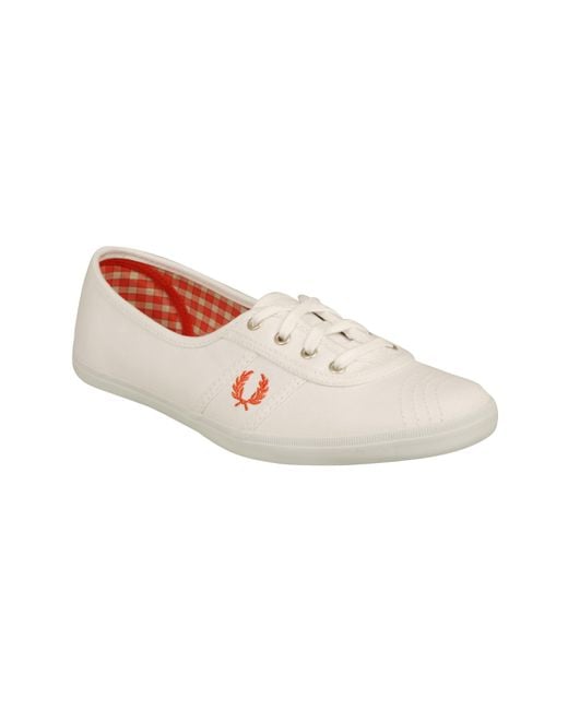 Fred Perry Aubrey Canvas Plimsolls in Pink | Lyst UK