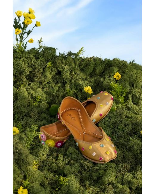 Pode Aura Flats in Brown | Lyst UK