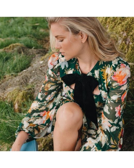 Hope & Ivy The Nicole Floral Print Skater Dress With Velvet Ribbon Tie ...