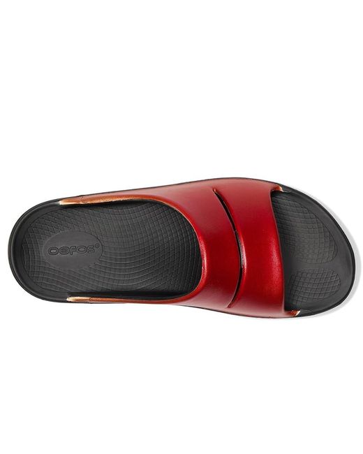 OOFOS Ooahh Luxe Slide Walking Shoes, Rubber in Red | Lyst