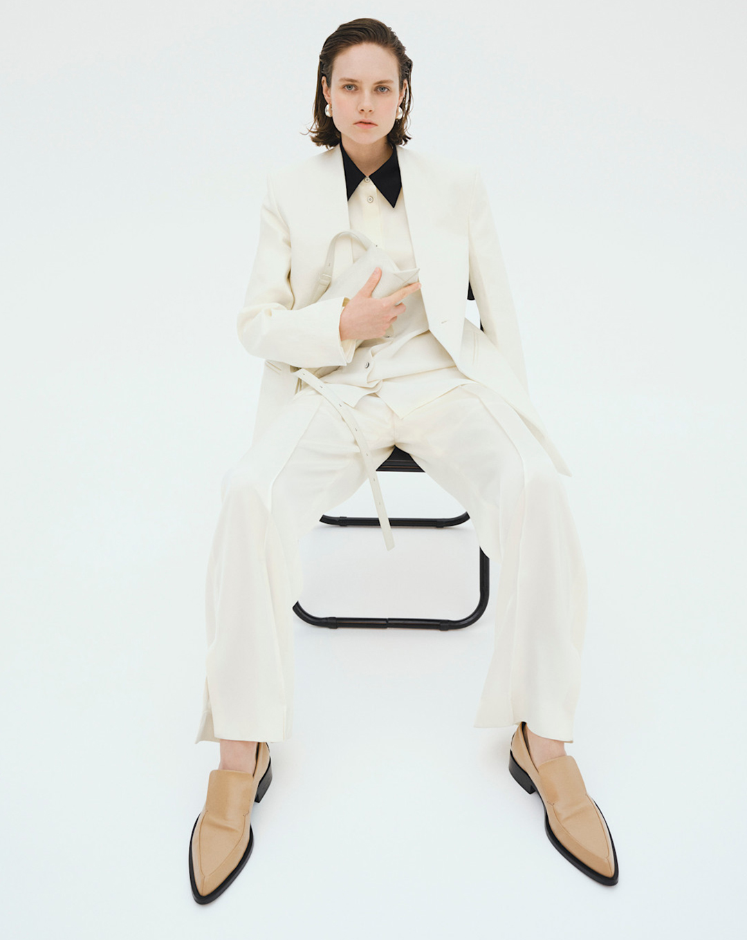 The Art of Curating a Timeless Capsule Wardrobe