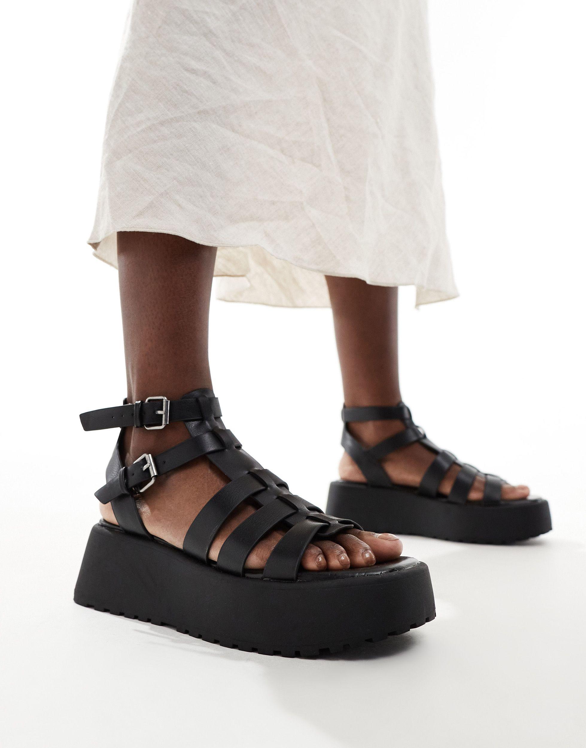 Stradivarius Flatform Strappy Sandal in Black | Lyst