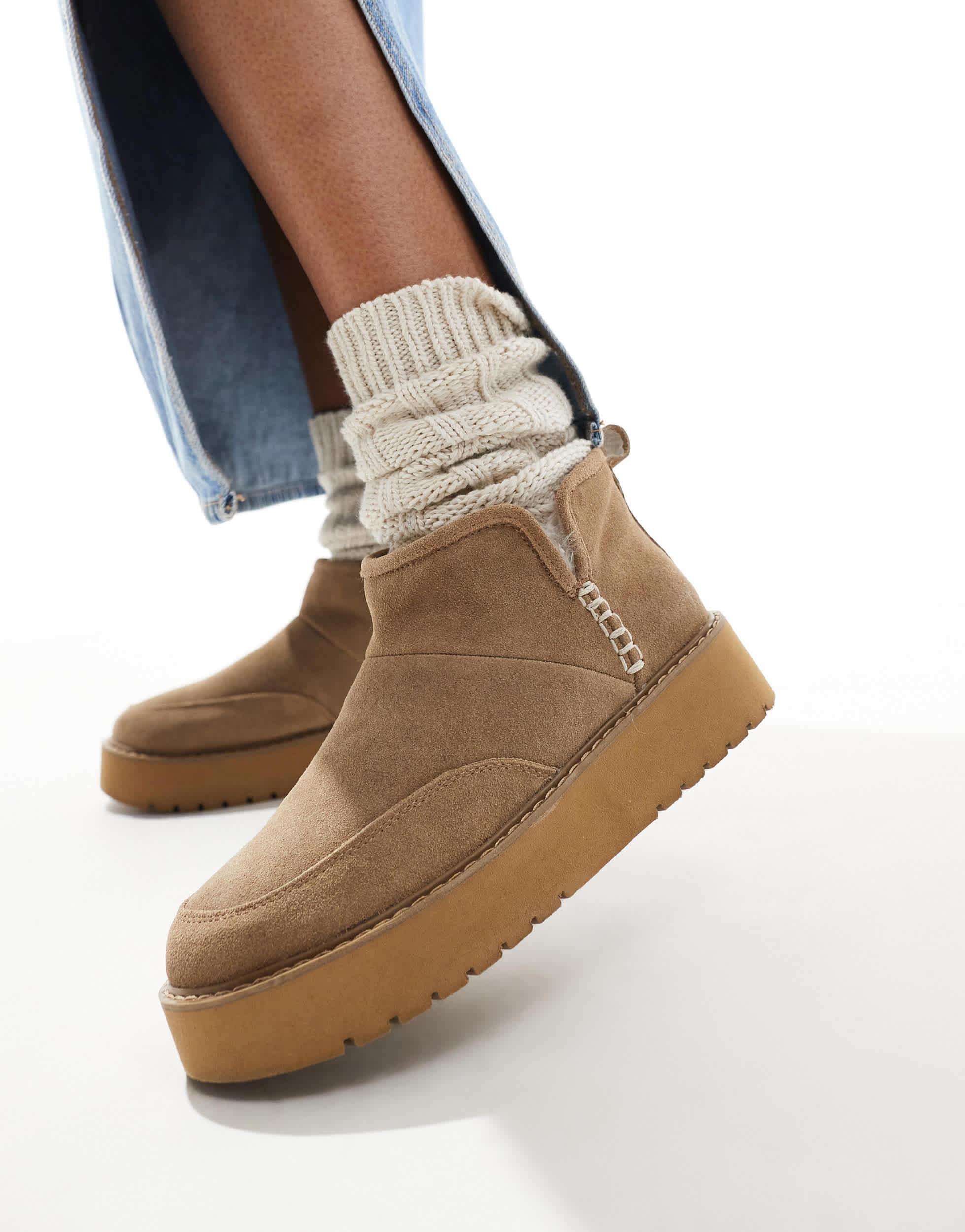 Stradivarius Platform Fluffy Boots in Natural | Lyst
