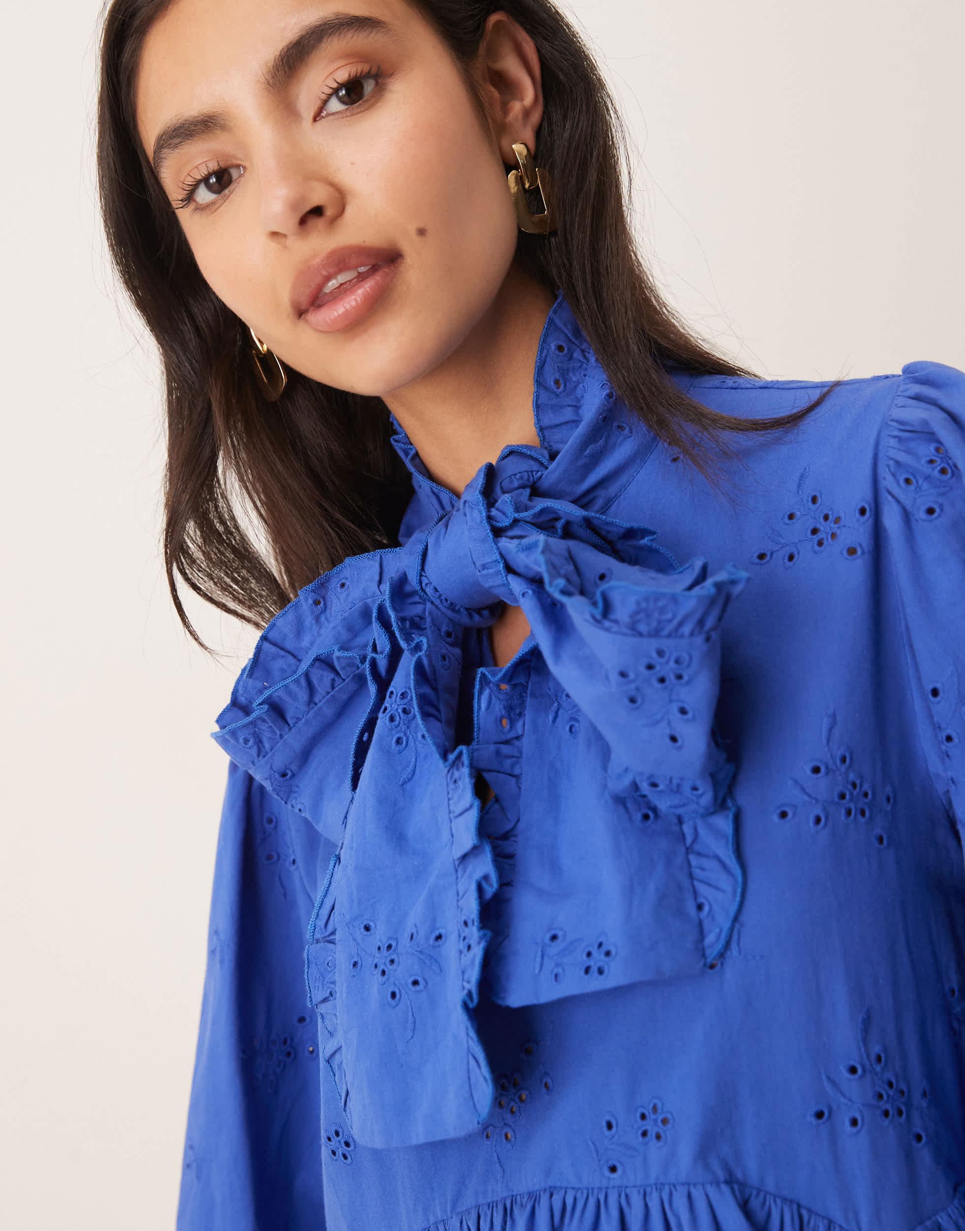 Jane Raven's Instagram, Twitter & Facebook on IDCrawl