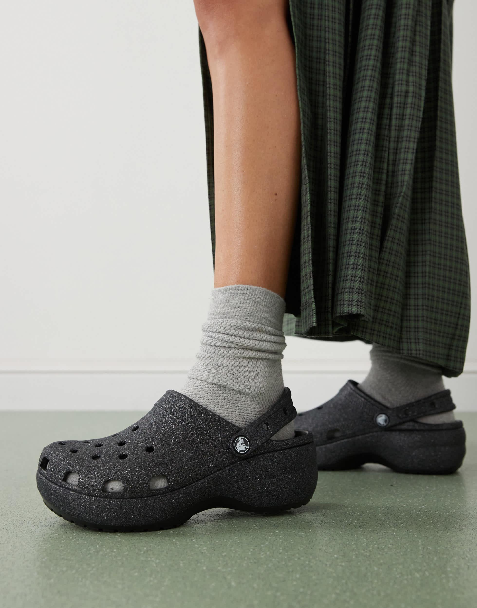 Crocs™ Croc Classic Platform Glitter Clogs in Black | Lyst