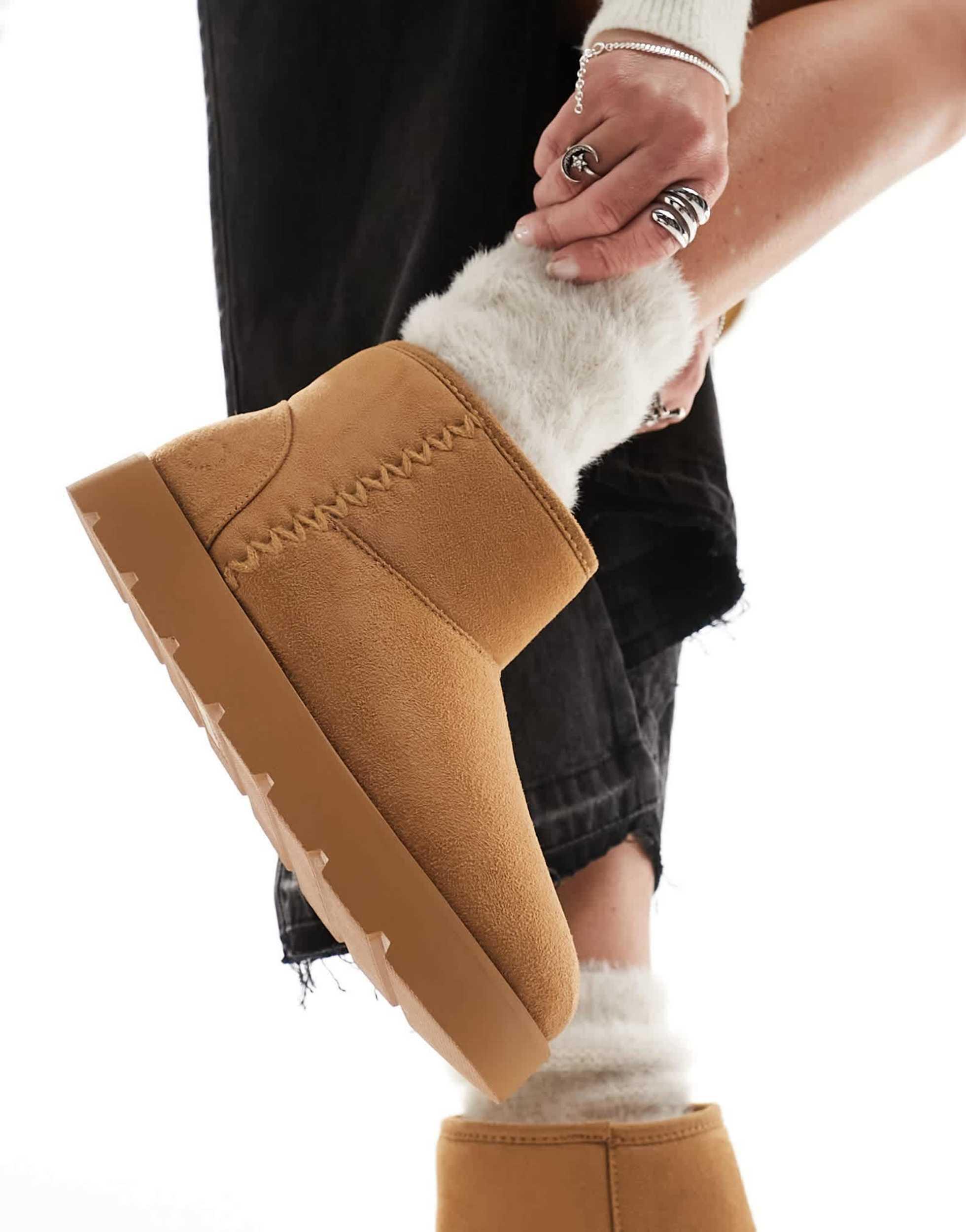 Ugg pull and bear store