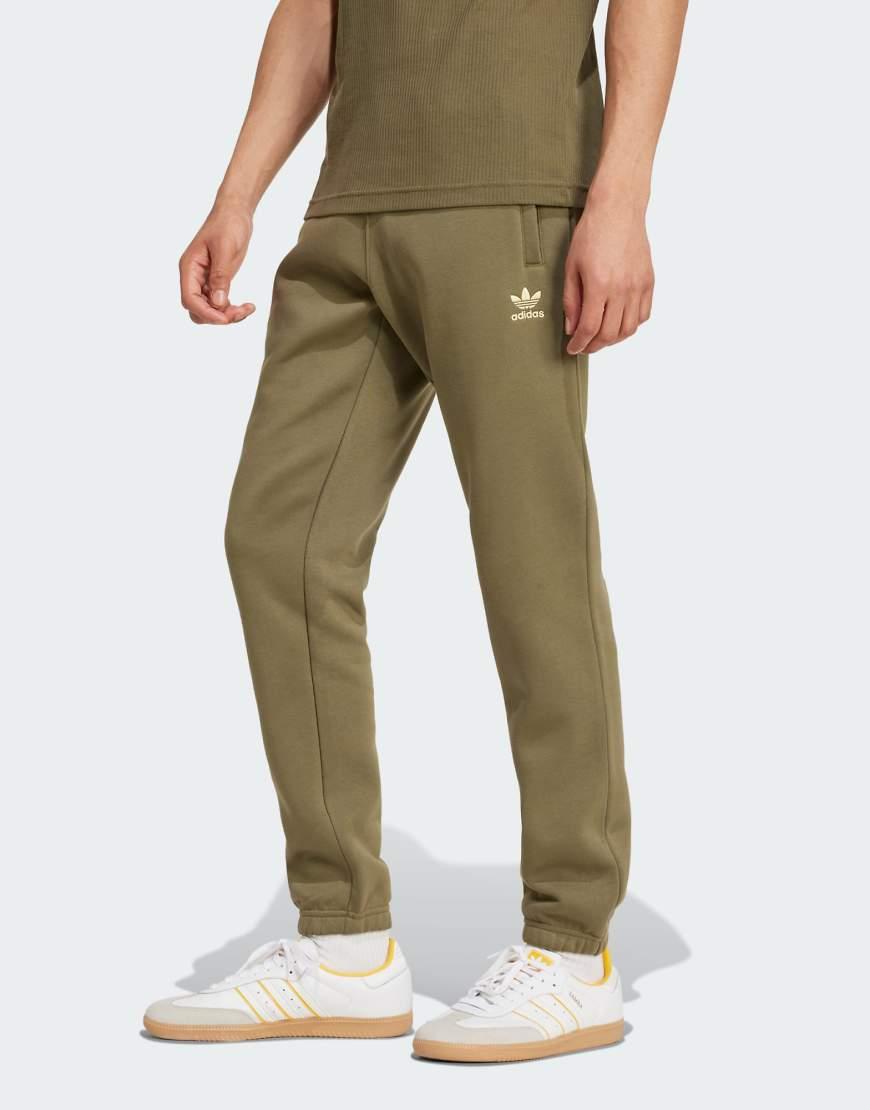 adidas Originals Trefoil Essentials Joggers in Green for Men | Lyst UK