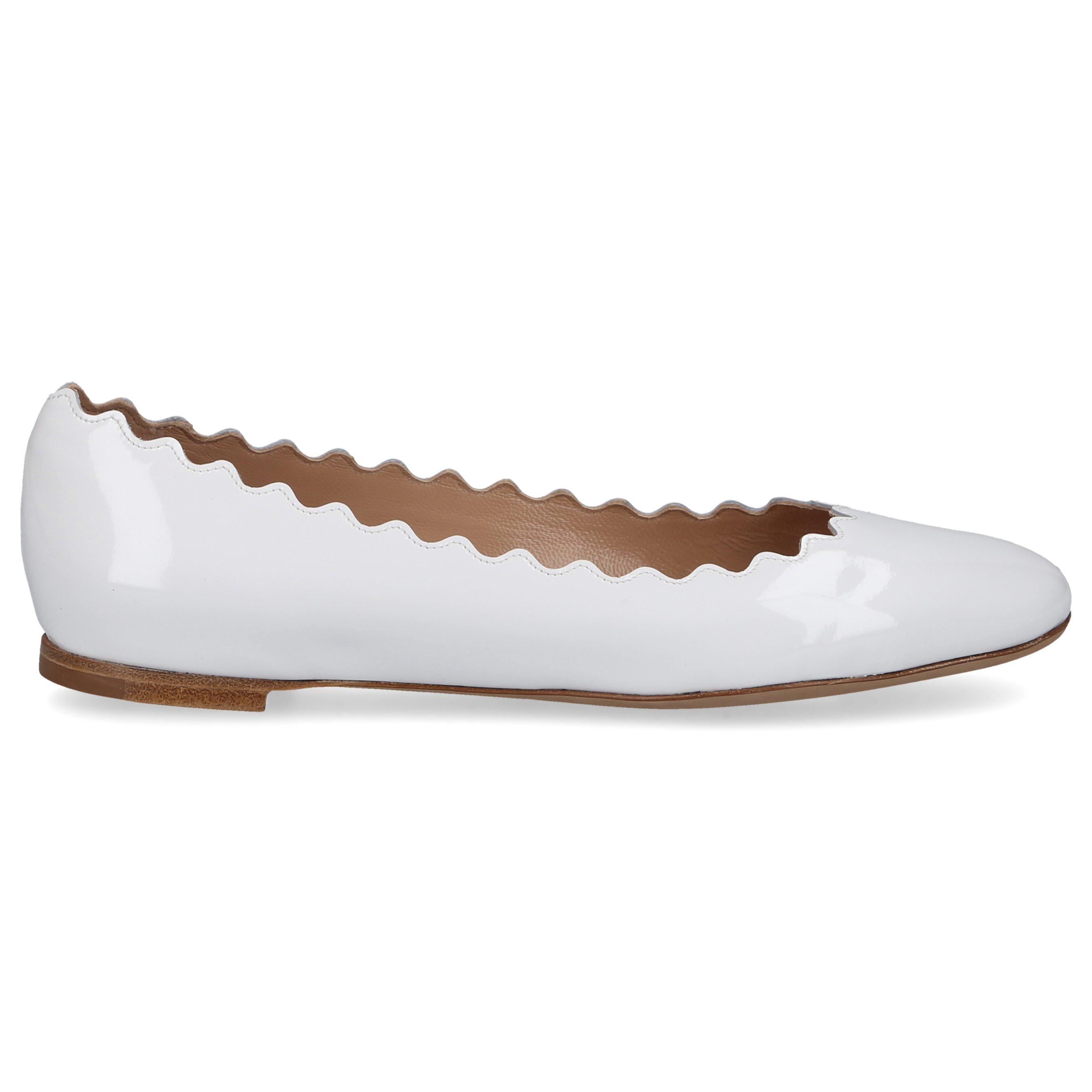 Chloé Ballet Flats Lauren Patent Leather in White | Lyst Chloé Ballet Flats Lauren Patent Leather in White | Lyst