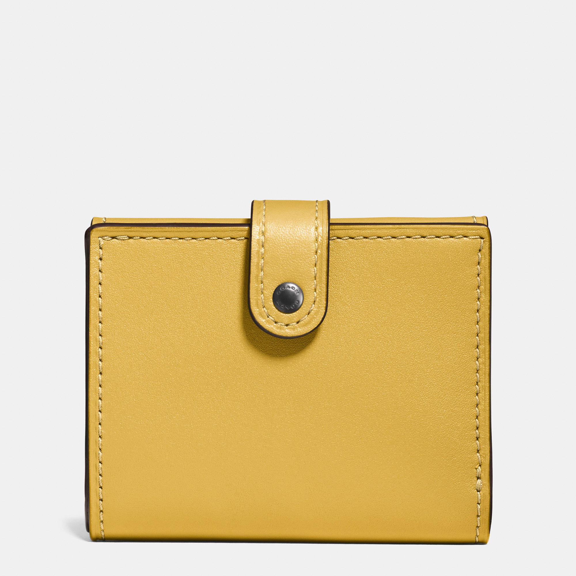 COACH Small Trifold Wallet In Glovetanned Leather | Lyst