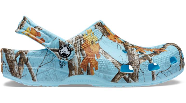 Crocs™ Classic Realtree Edge Colors Clog in Blue | Lyst