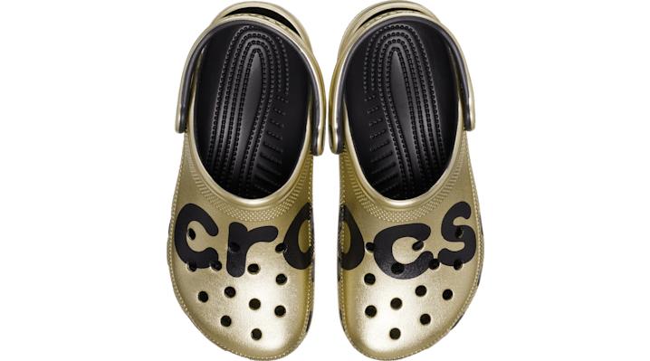 Crocs™ Classic Metallic Logo Clog; Metallic in Black | Lyst