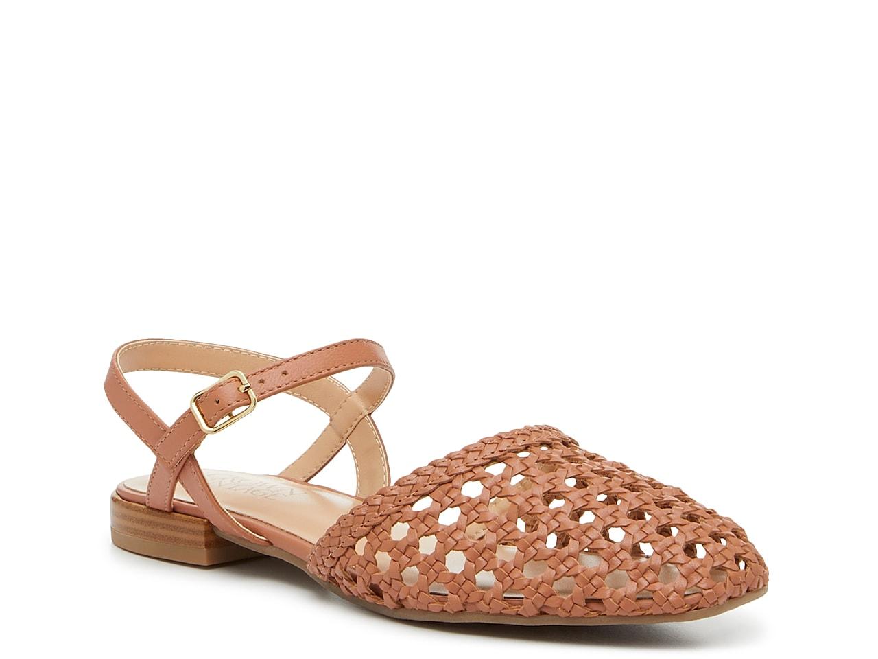Crown Vintage Perla Flat in Brown | Lyst