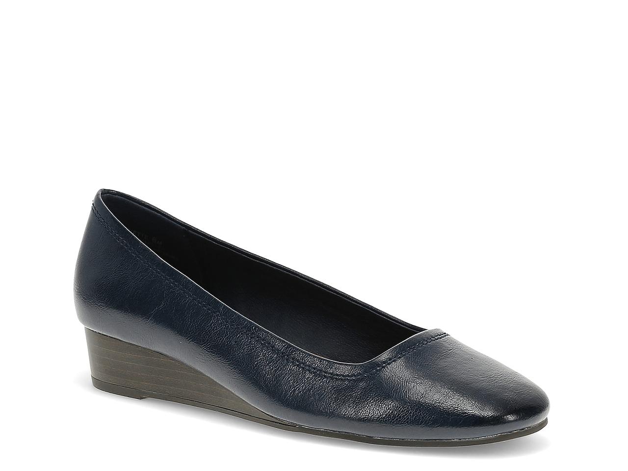 BareTraps Covette Wedge Pump in Blue | Lyst