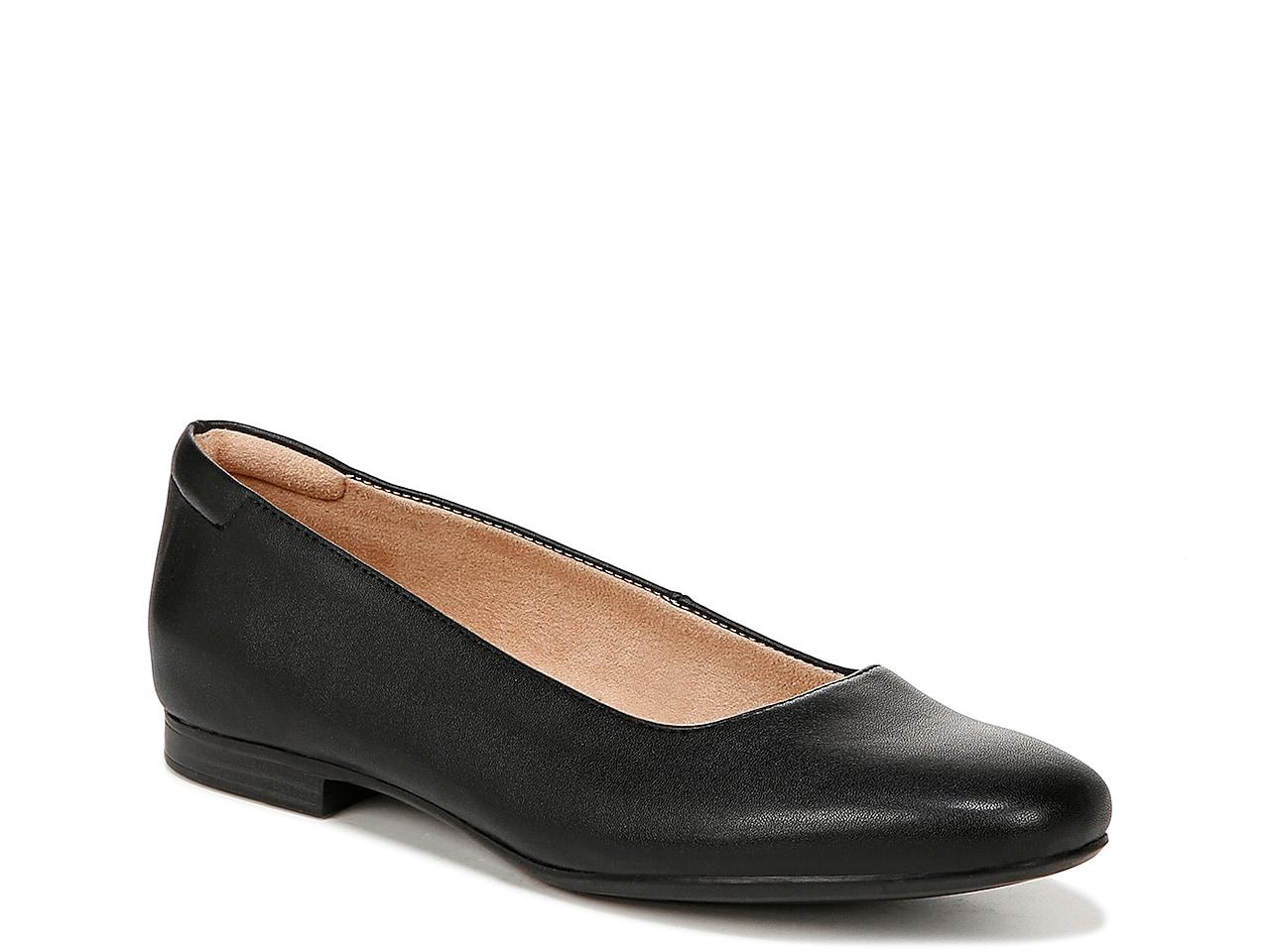 Naturalizer Kari Ballet Flat in Black | Lyst