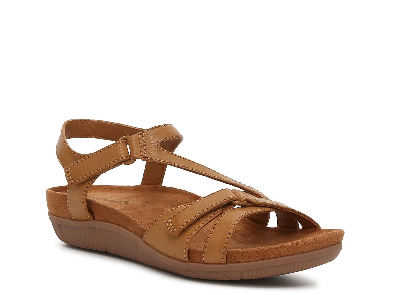 BareTraps Jaxen Sandal in Brown | Lyst