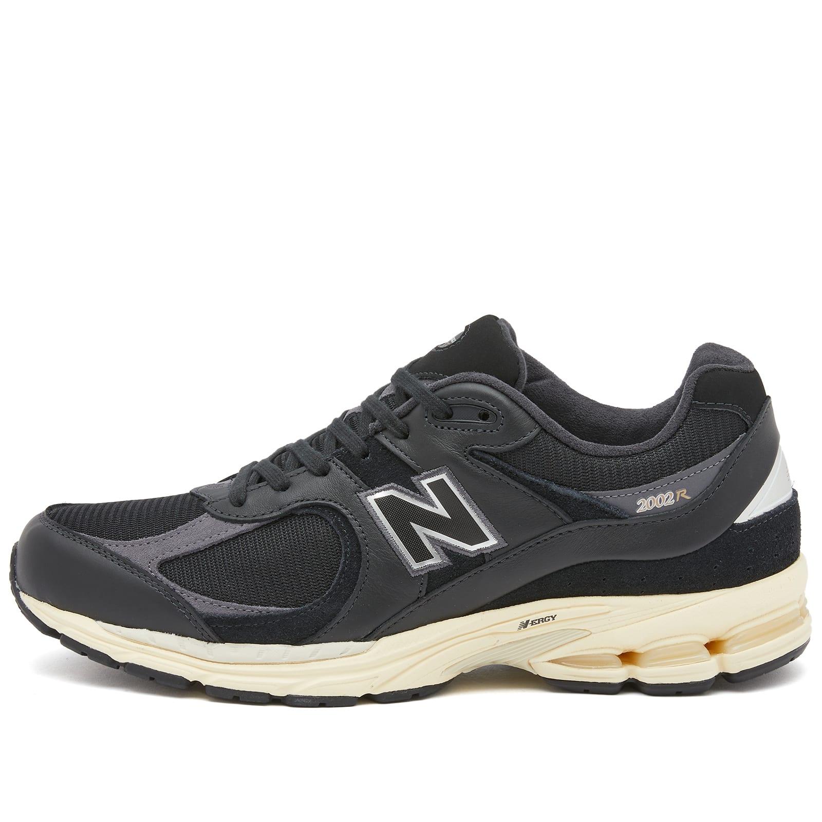 New Balance M2002Rib Sneakers in Black | Lyst