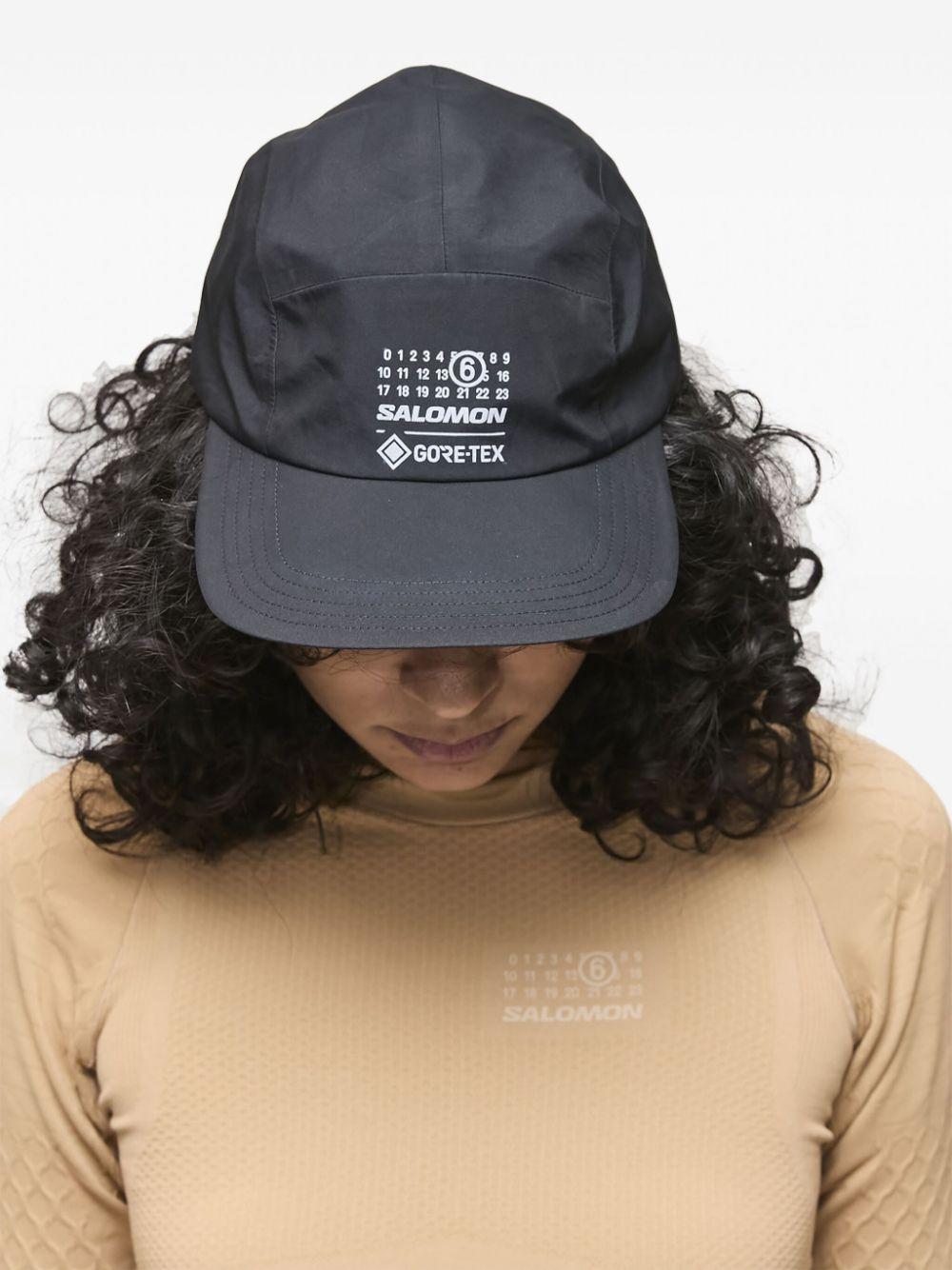 MM6 MAISON MARGIELA X SALOMON X Salomon ナンバーモチーフ MM6 MAISON MARGIELA X SALOMON X Salomon ナンバーモチーフ