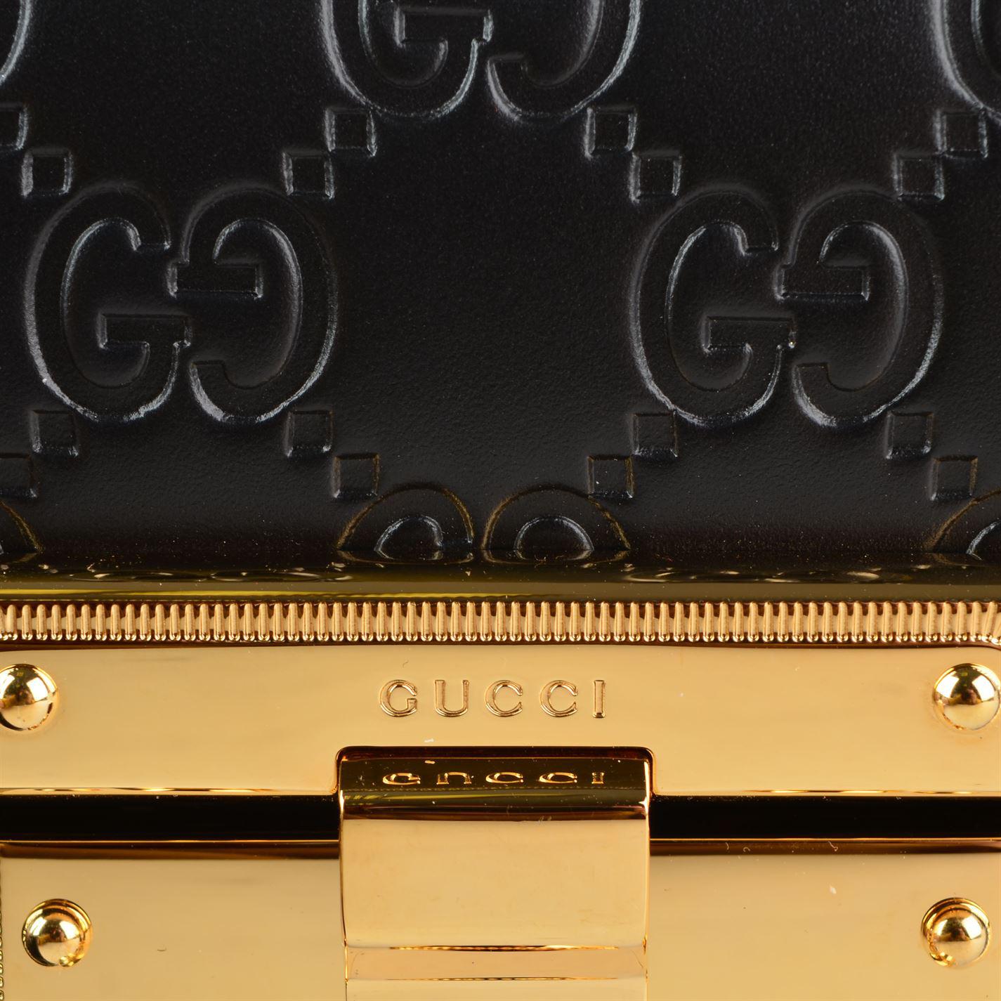 Gucci Padlock Signature Shoulder Bag Black | semashow.com