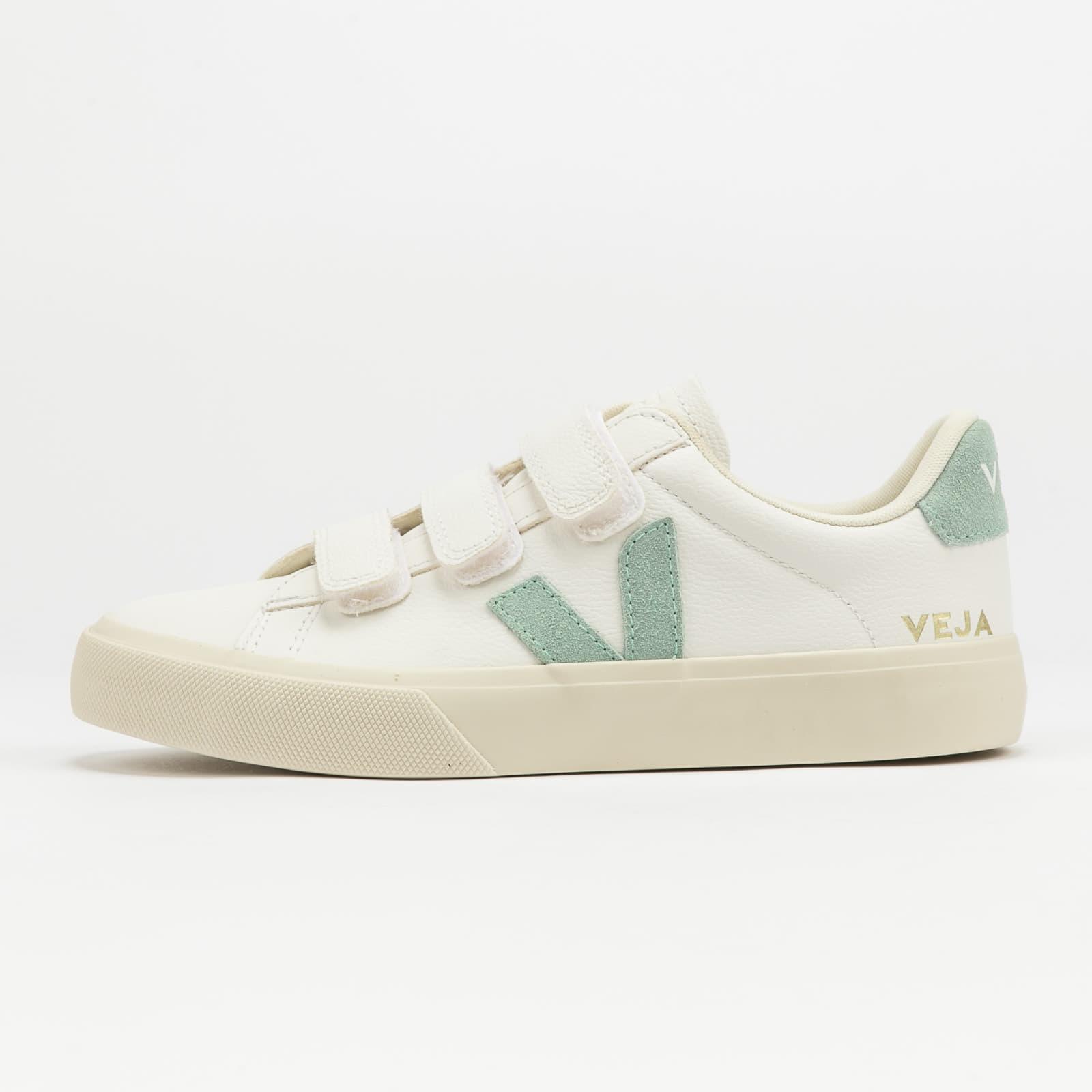 Veja W Recife Logo Chromefree Leather Extra White/ Matcha | Lyst AT
