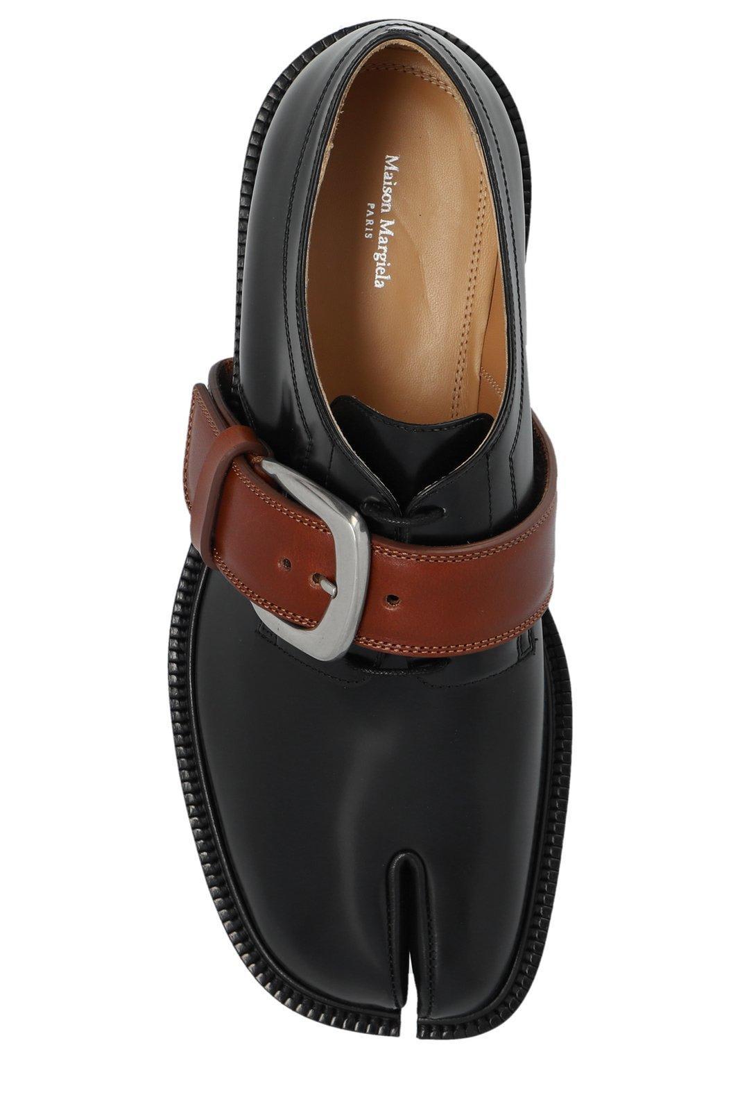 Maison Margiela Tabi Combat Derby Low-Top Shoes in Black for Maison Margiela Tabi Combat Derby Low-Top Shoes in Black for