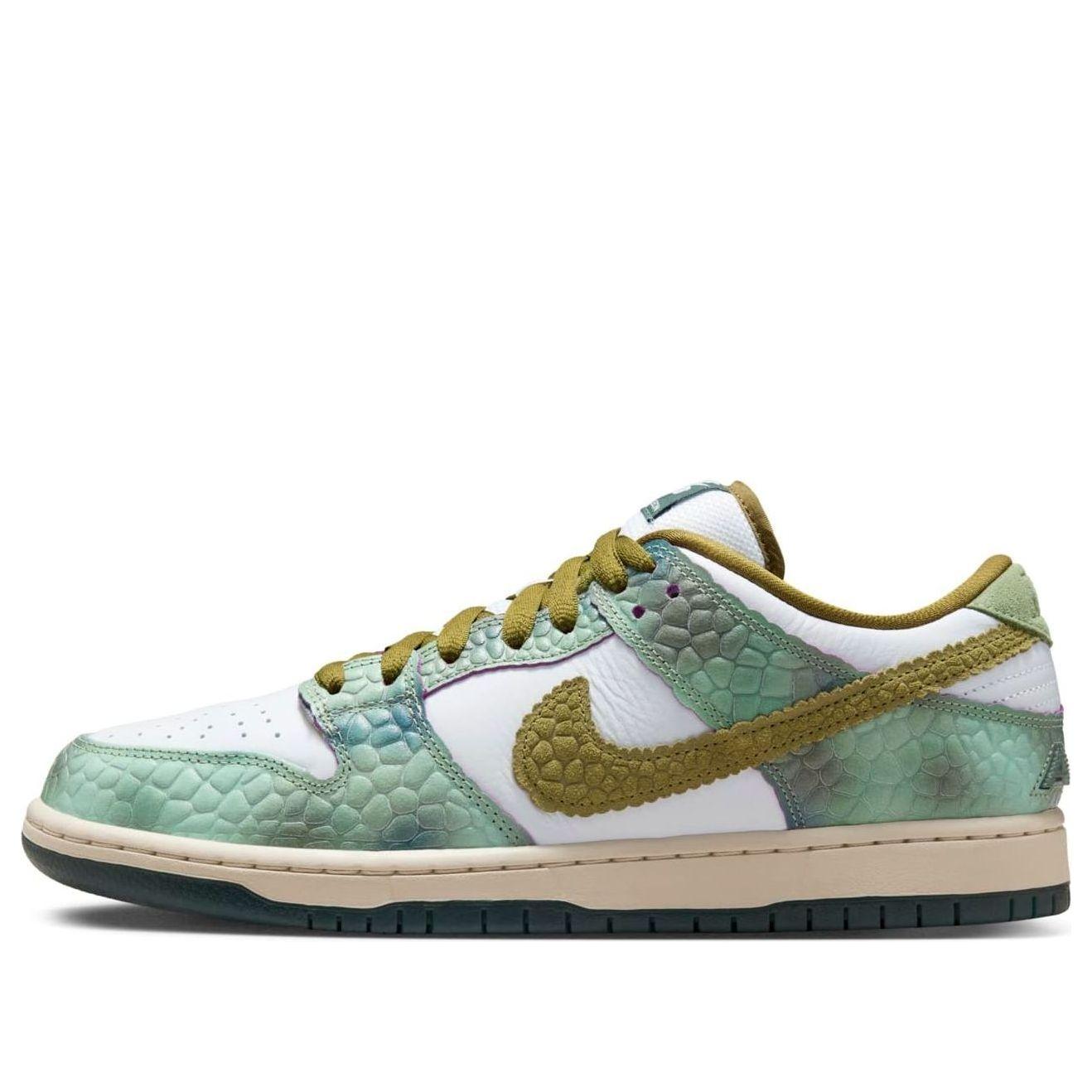 Nike X Alexis Sablone Sb Dunk Low 'Chameleon' in Green for Men | Lyst