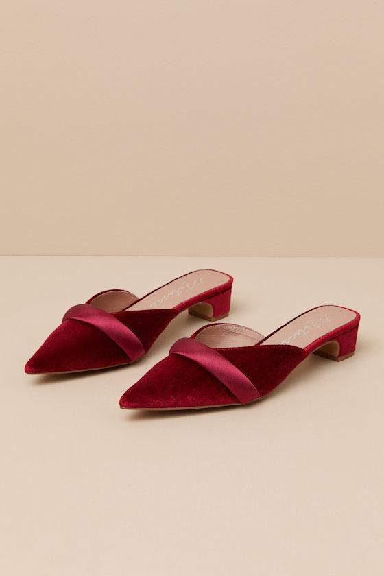 Matisse Kellan Velvet Pointed-Toe Kitten Heel Pumps in Red | Lyst