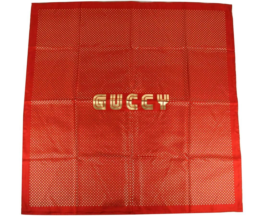 Gucci Silk With Star Print And "Guccy" Logo Scarf in Red | Lyst