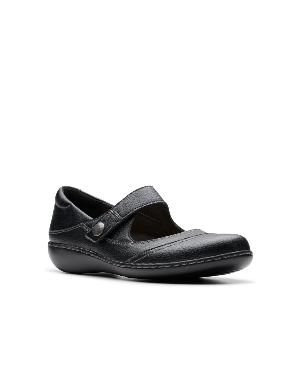 Clarks Collection Ashland Elayne Closed Toe Shoes in Black | Lyst