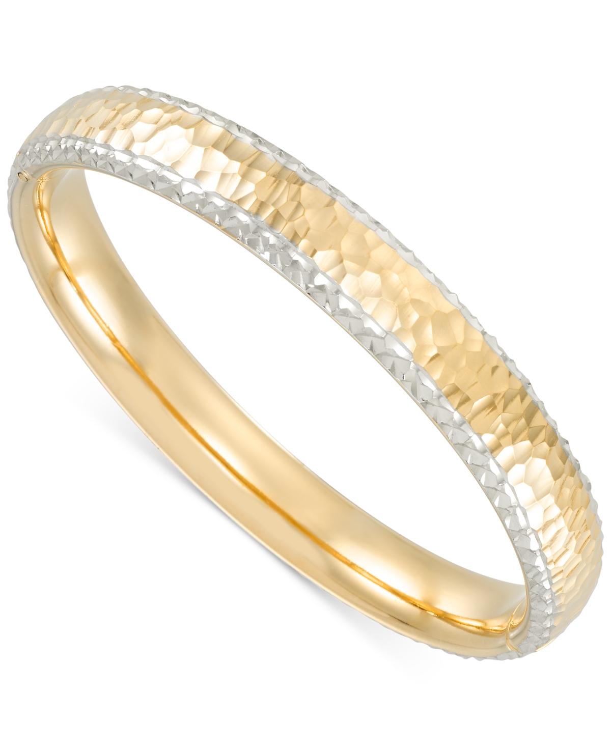 Signature Gold Hammered Oval Hinged Bangle Bracelet in Metallic | Lyst