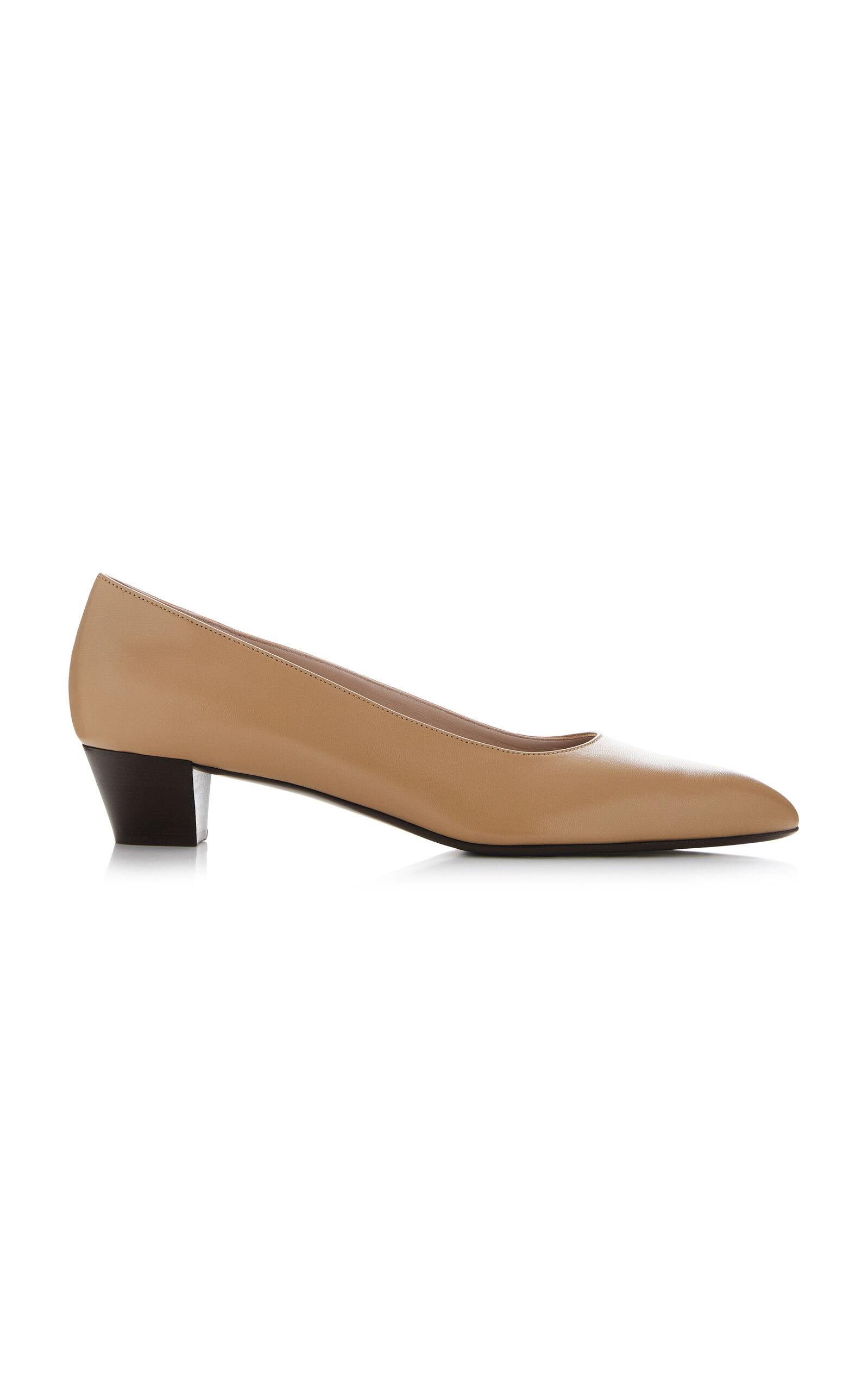 The Row Luisa Leather Pumps in Natural | Lyst
