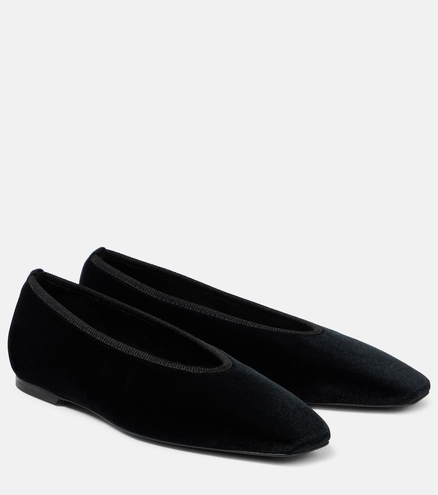 TOTEME Minimalist Velvet Ballet Flats in Black | Lyst