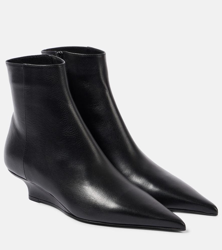 TOTEME Sharp 40 Leather Ankle Boots in Black | Lyst