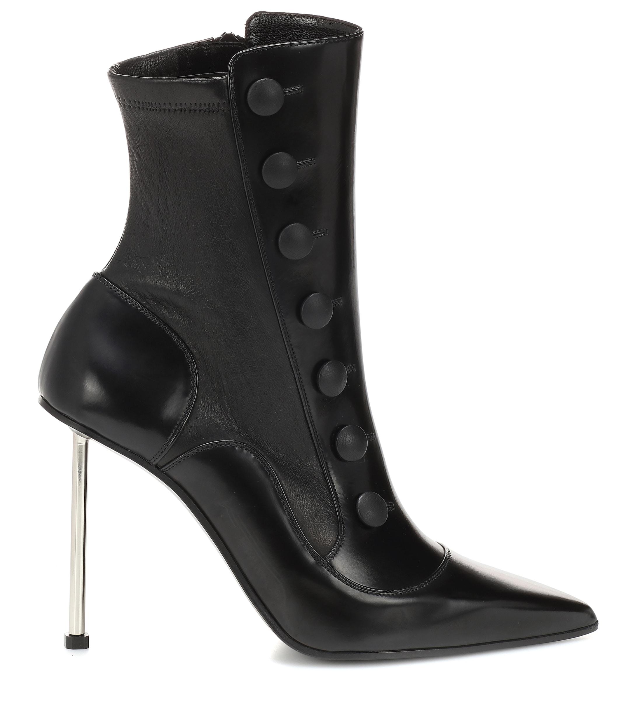 Alexander McQueen Victorian Leather Ankle Boots in Black - Lyst
