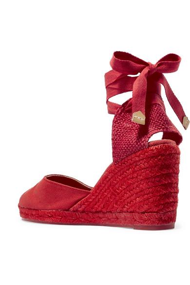 Red Wedges With Bow