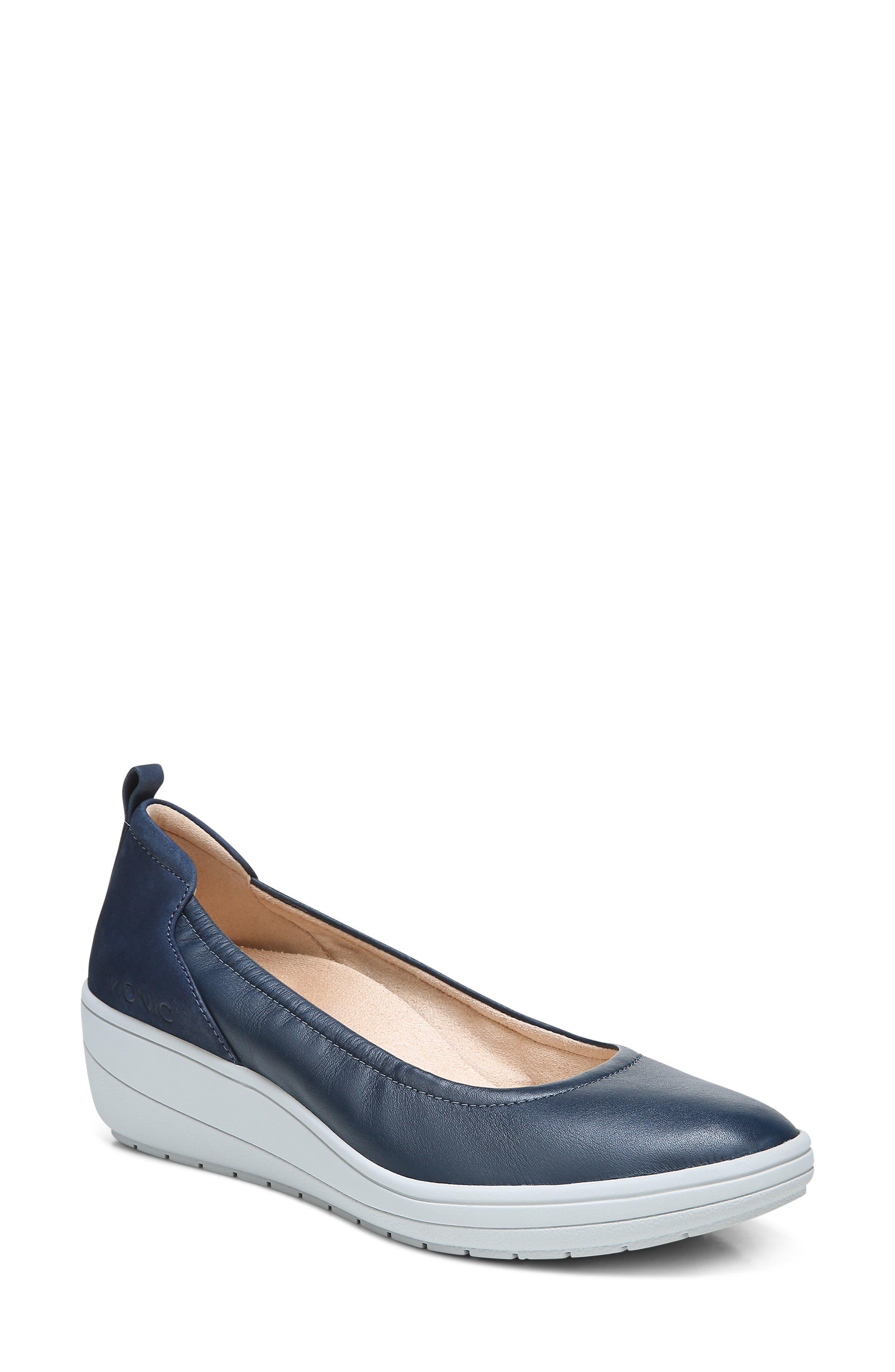 Vionic Jacey Wedge In Blue Lyst