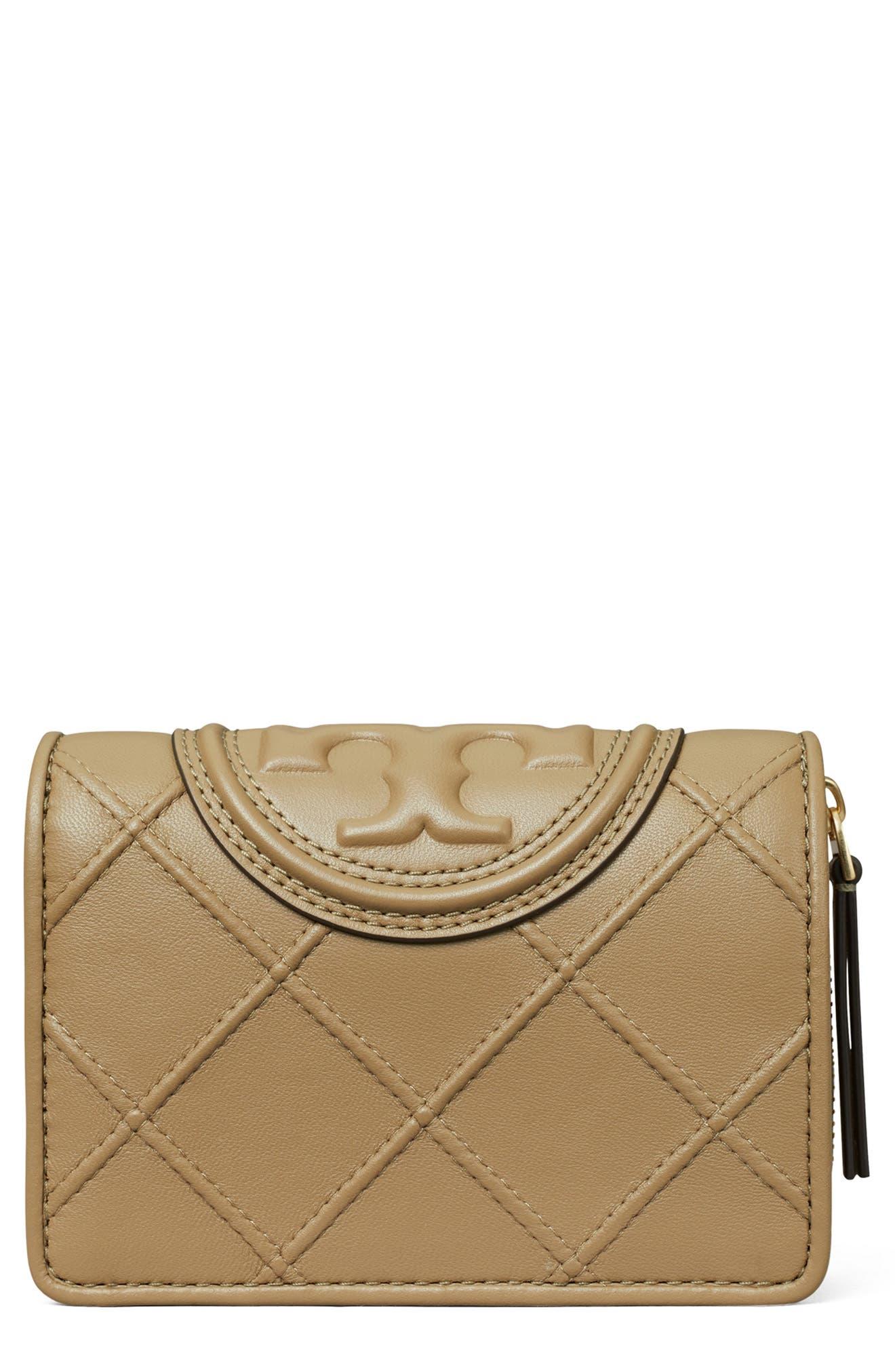 Tory Burch Fleming Soft Leather Bifold Wallet in Natural | Lyst Tory Burch Fleming Soft Leather Bifold Wallet in Natural | Lyst