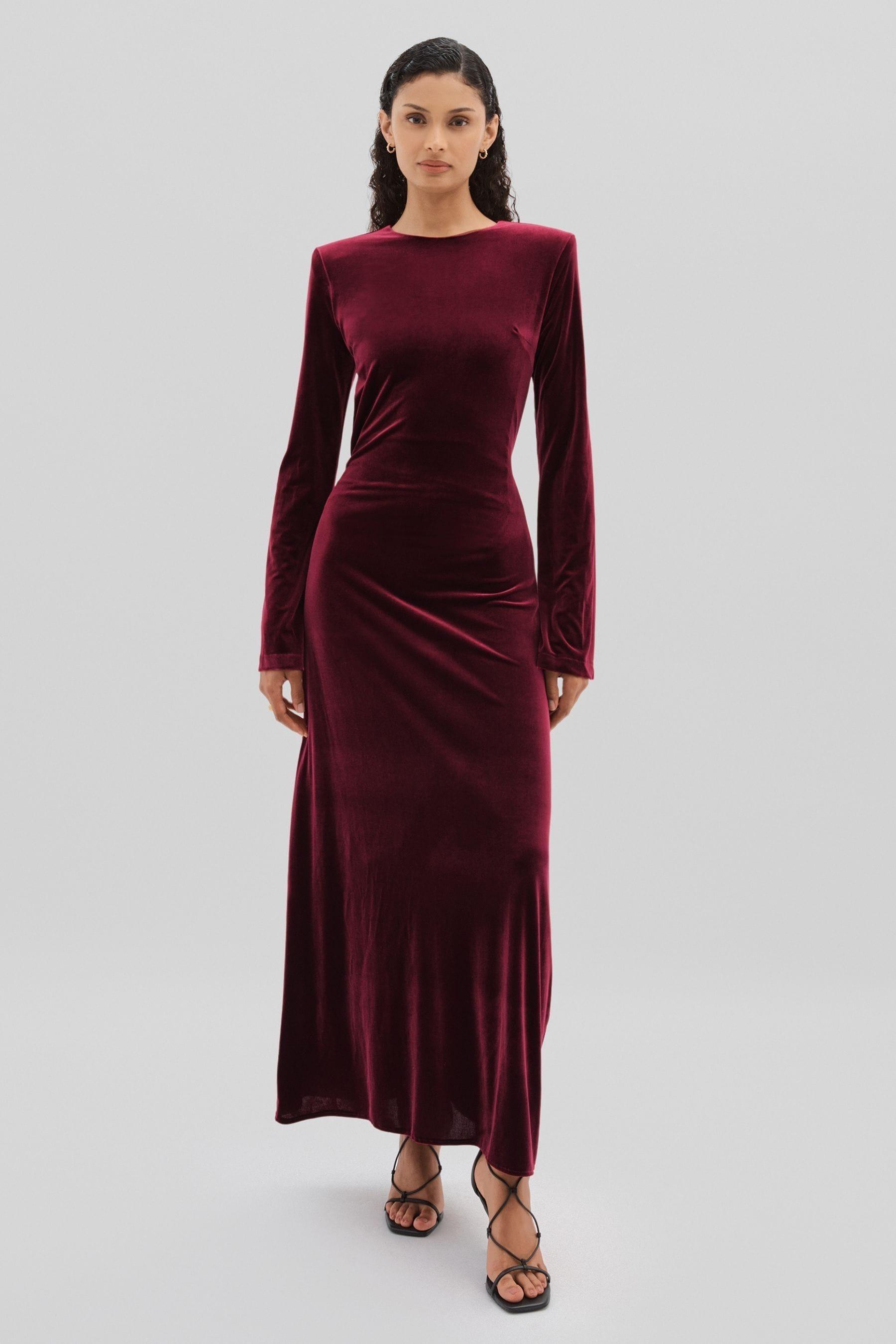 UNDRESS Code Open-Back Velvet Maxi in Red | Lyst