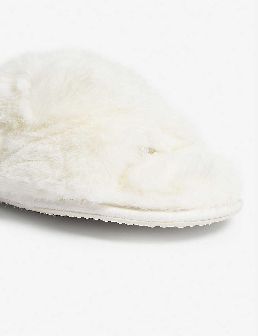 Sale > faux fur slippers white company > in stock