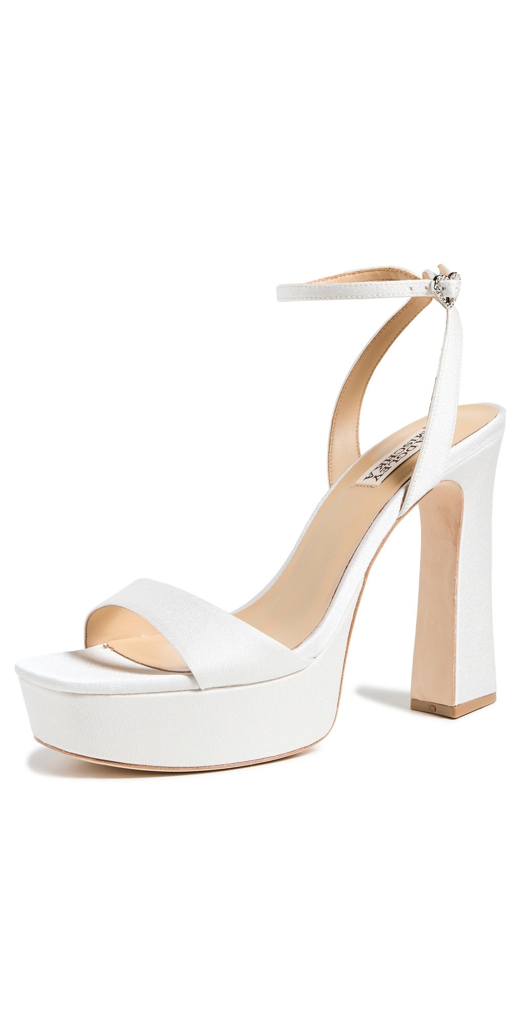 Badgley Mischka Caia Pumps 8 in White | Lyst