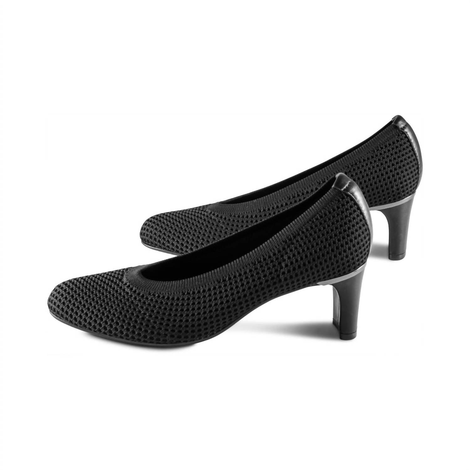 Vaneli Darrie Stretch Knit Pumps in Black | Lyst